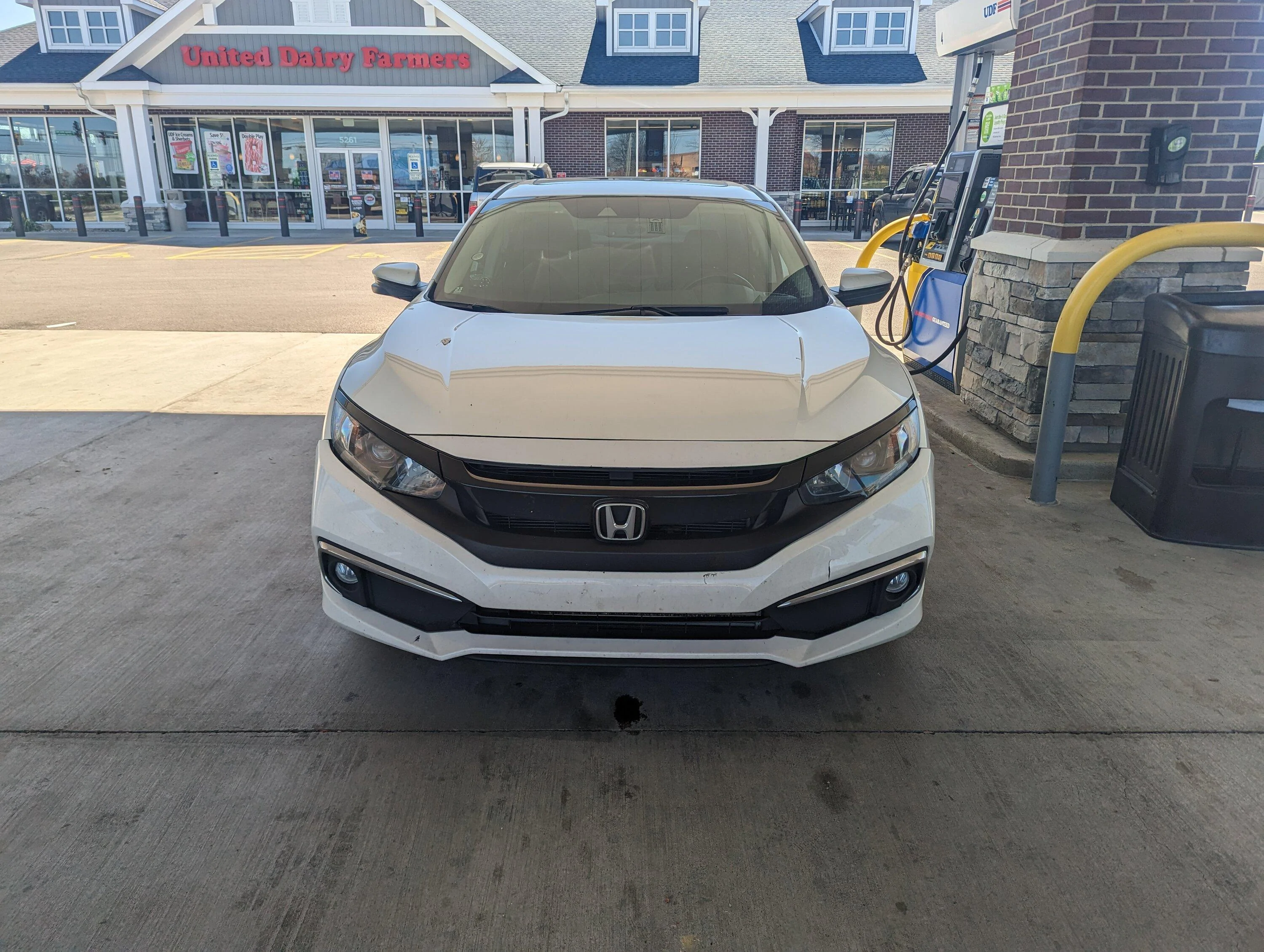 White car with black accents/bumper | 2016+ Honda Civic Forum (10th Gen ...