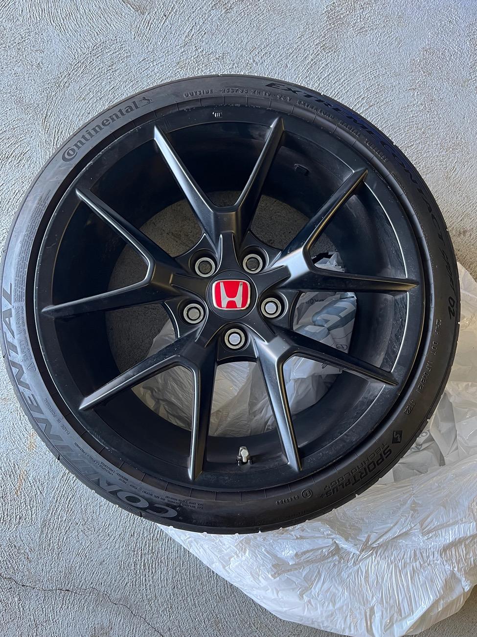 Canada - Ontario - FL5 19x9.5 OEM Wheels with ExtremeContactSport 02 ...